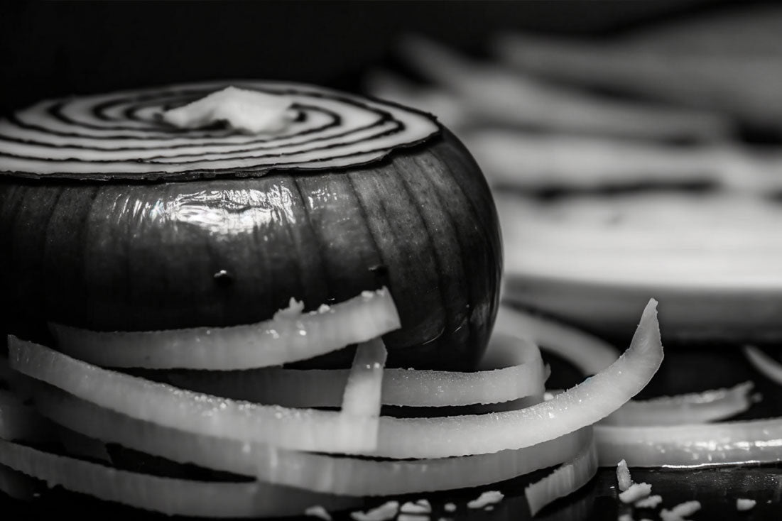 A Step-by-Step Guide on How to Cut an Onion for Burgers – santokuknives